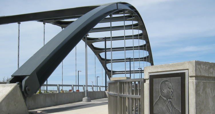 Martin Luther King, Jr. Memorial Bridge Streetscape - DLZ