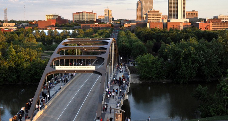 Martin Luther King Jr. Memorial Bridge - DLZ