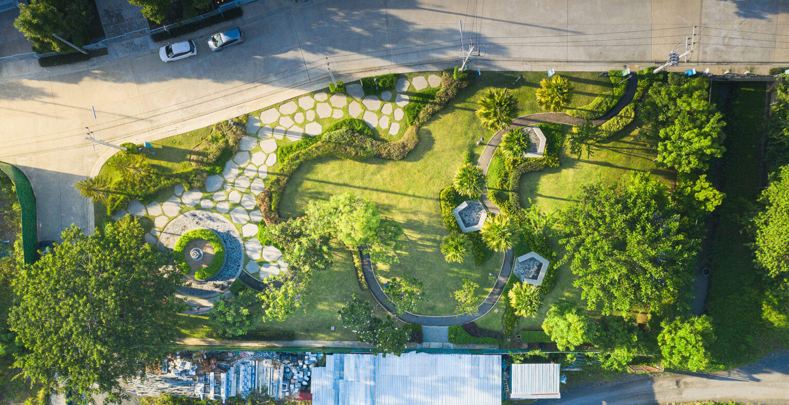 Garden and landscaping in aerial view. | DLZ